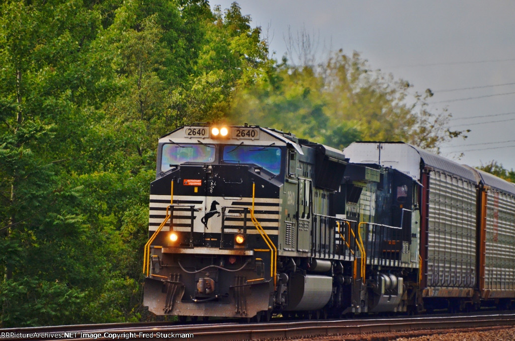 NS 2640 hurries east.